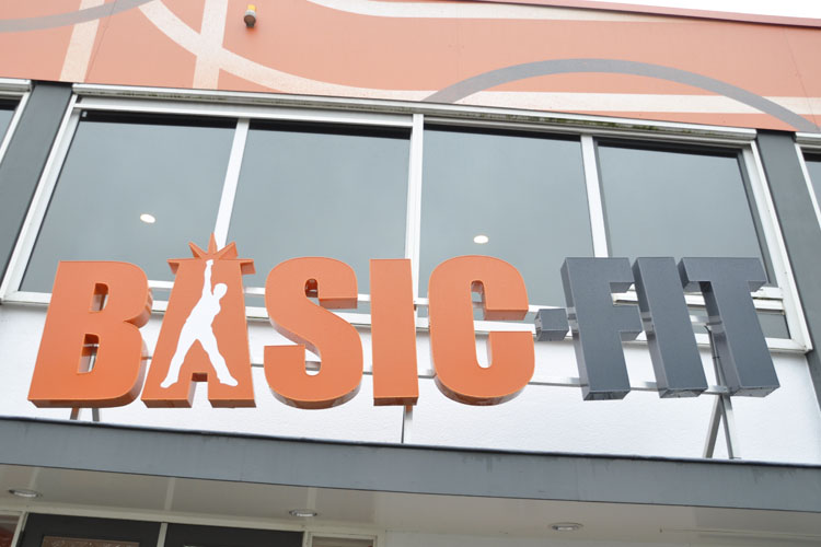 Basic-Fit Gym Basic-Fit Hoofddorp J.C. Beetslaan 24/7