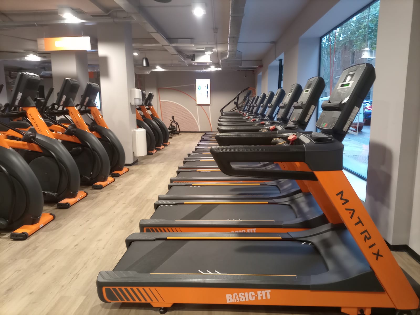 Basic-Fit Gym Basic-Fit Alcalá de Henares Calle Azucena