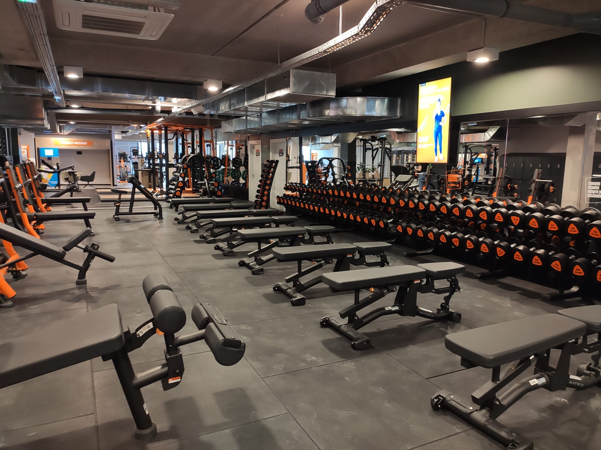 Salle de sport Basic-Fit Aurillac Rue des Frères Charmes