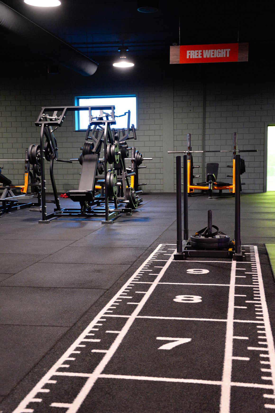 Sportschool Basic-Fit Waalwijk De Gaard 24/7