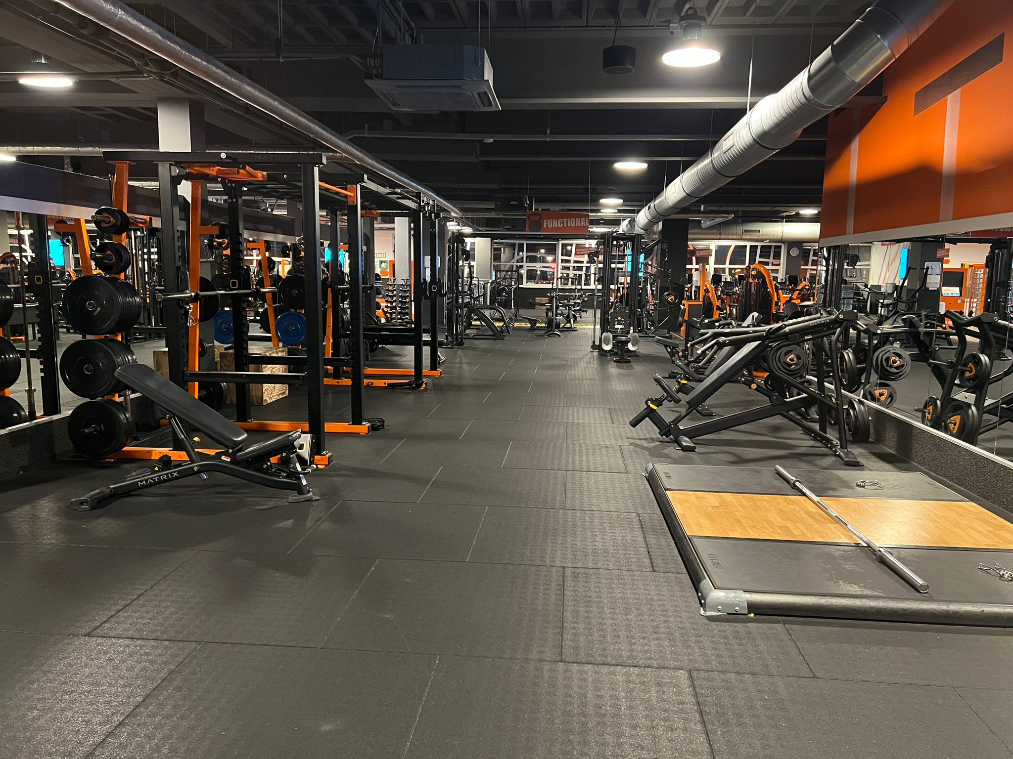 Sportschool Basic-Fit Rotterdam Westzeedijk