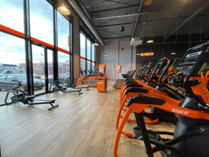 Sportschool Basic-Fit Maassluis Elektraweg 24/7