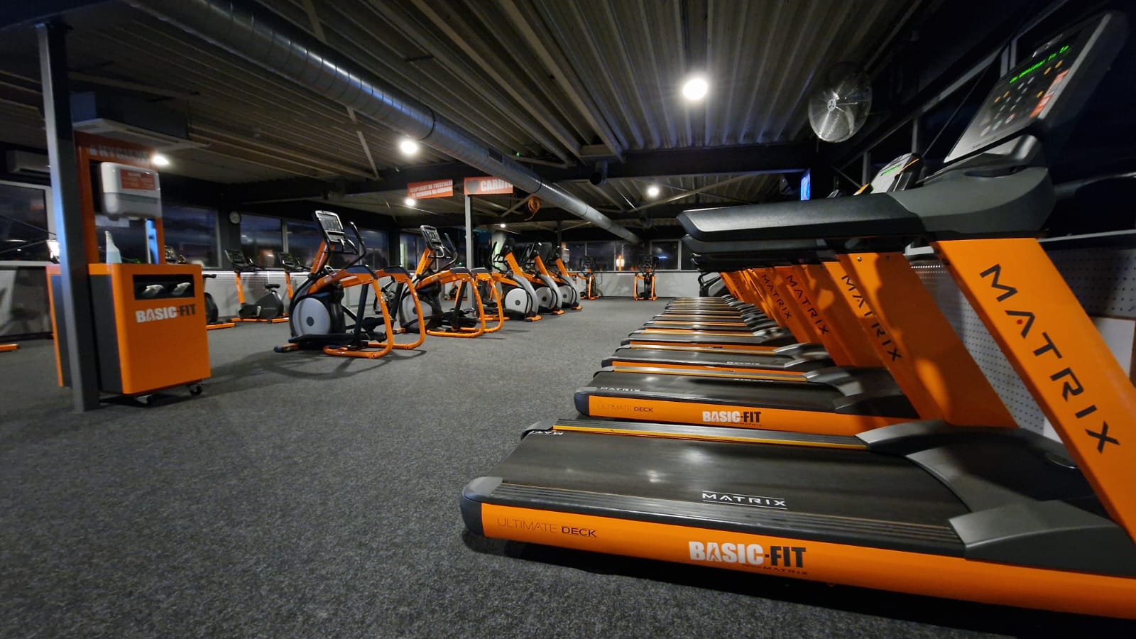 Sportschool Basic-Fit Wijchen Kelvinstraat 24/7